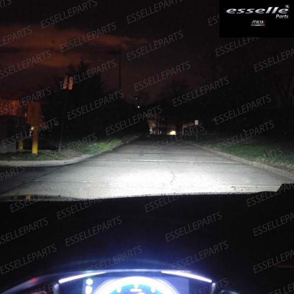 Coppia lampade ricambio D1S Xenon 6000K bianco Ghiaccio Peugeot 3008